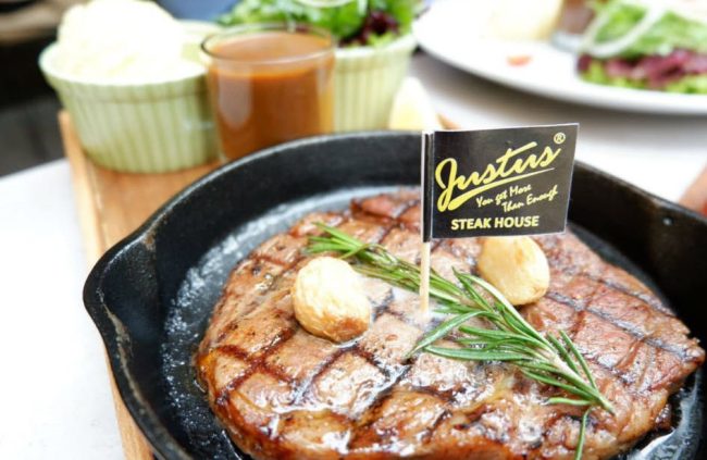 15 Cafe Outdoor di Bandung, Asyik Buat Nongkrong.. - Infojalanjalan