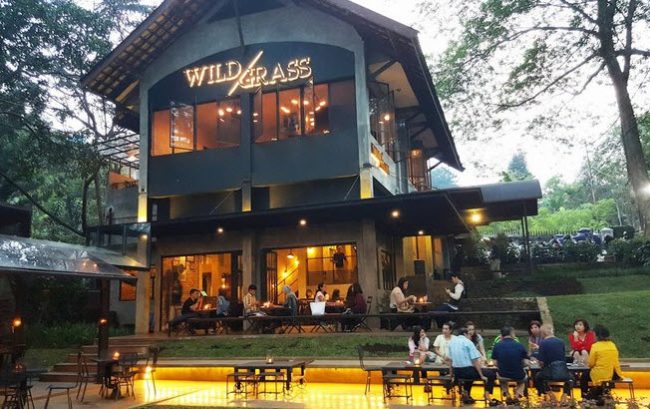 15 Cafe Outdoor di Bandung, Asyik Buat Nongkrong.. - Infojalanjalan
