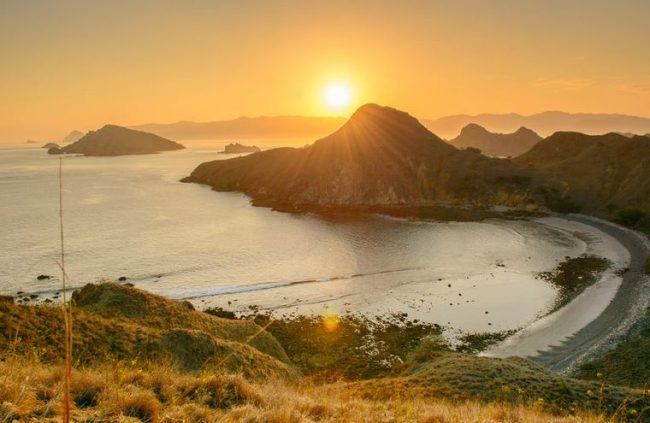 Menjelajahi Keindahan Alam Tempat Wisata Labuan Bajo - Infojalanjalan